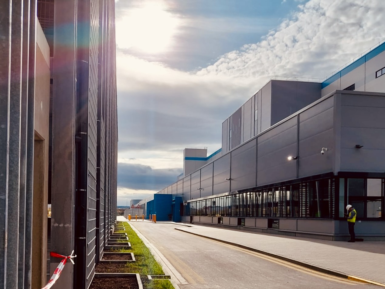 Electrical Engineering Solutions for Amazon | Builtech Case Study